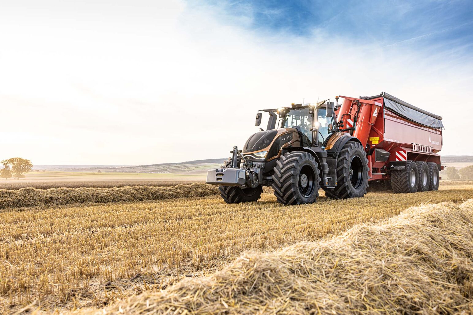 Valtra S-Serie - Farm Machine 2024